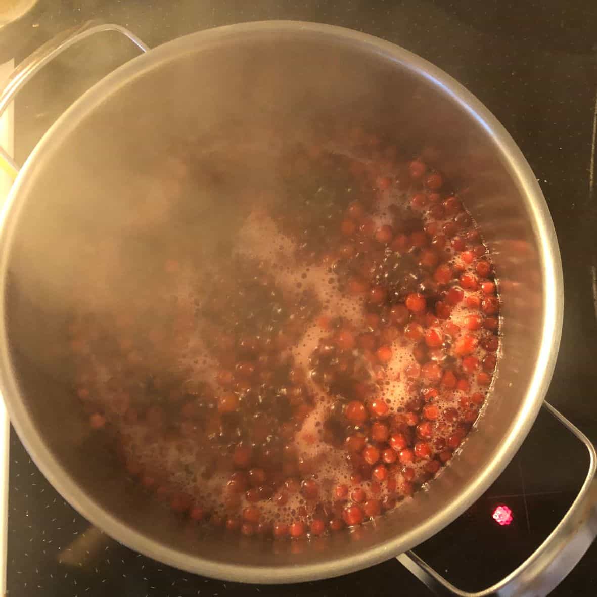 Whipped Lingonberry Semolina Porridge (Finnish Vispipuuro)