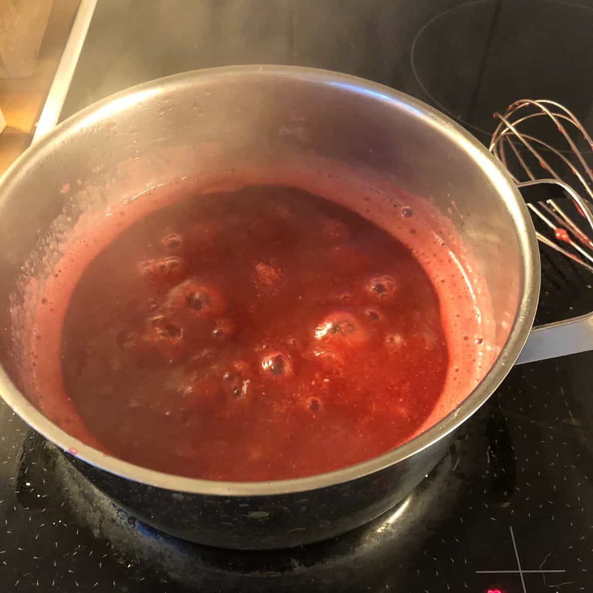 Whipped Lingonberry Semolina Porridge (Finnish Vispipuuro)