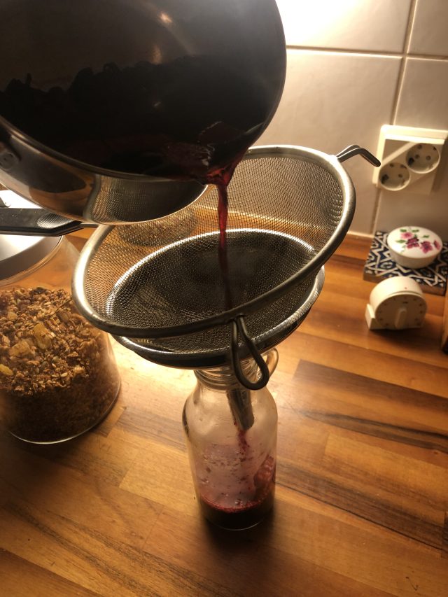 Nordic Glogg with hibiscus (non alcoholic glogg recipe)