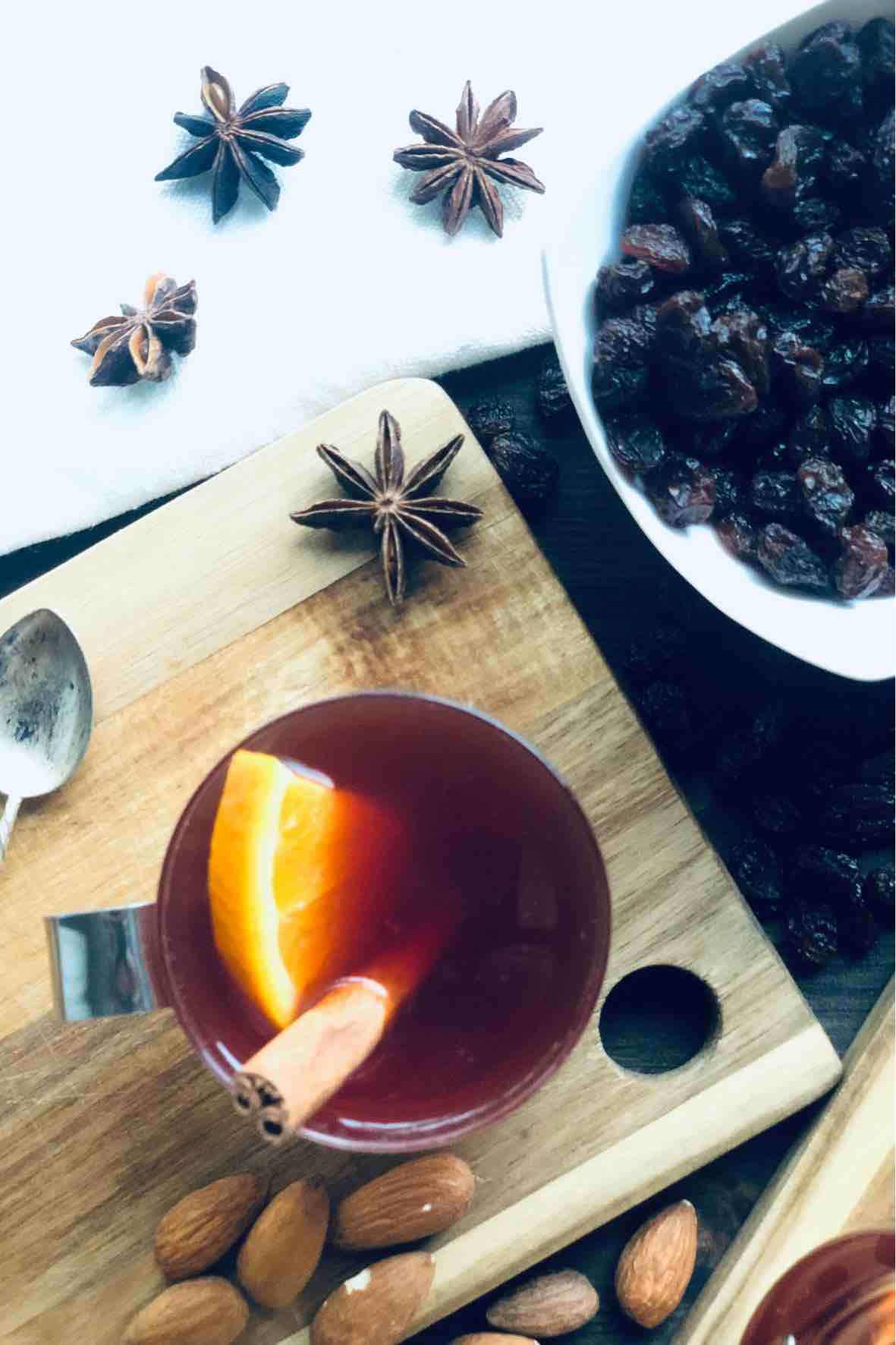 Danish cranberry gløgg | Alcohol free Christmas glogg