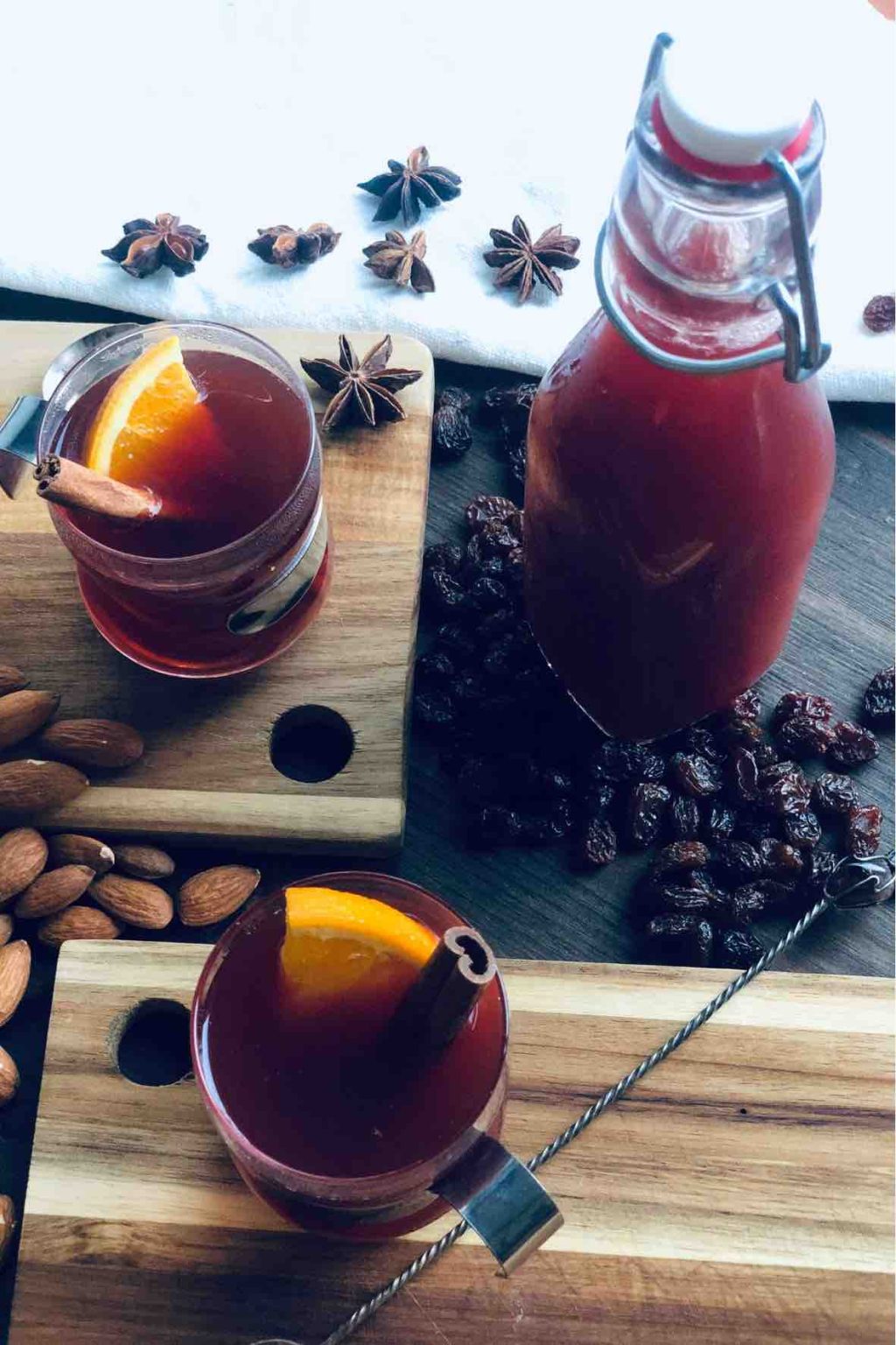 Danish cranberry gløgg | Alcohol free Christmas glogg