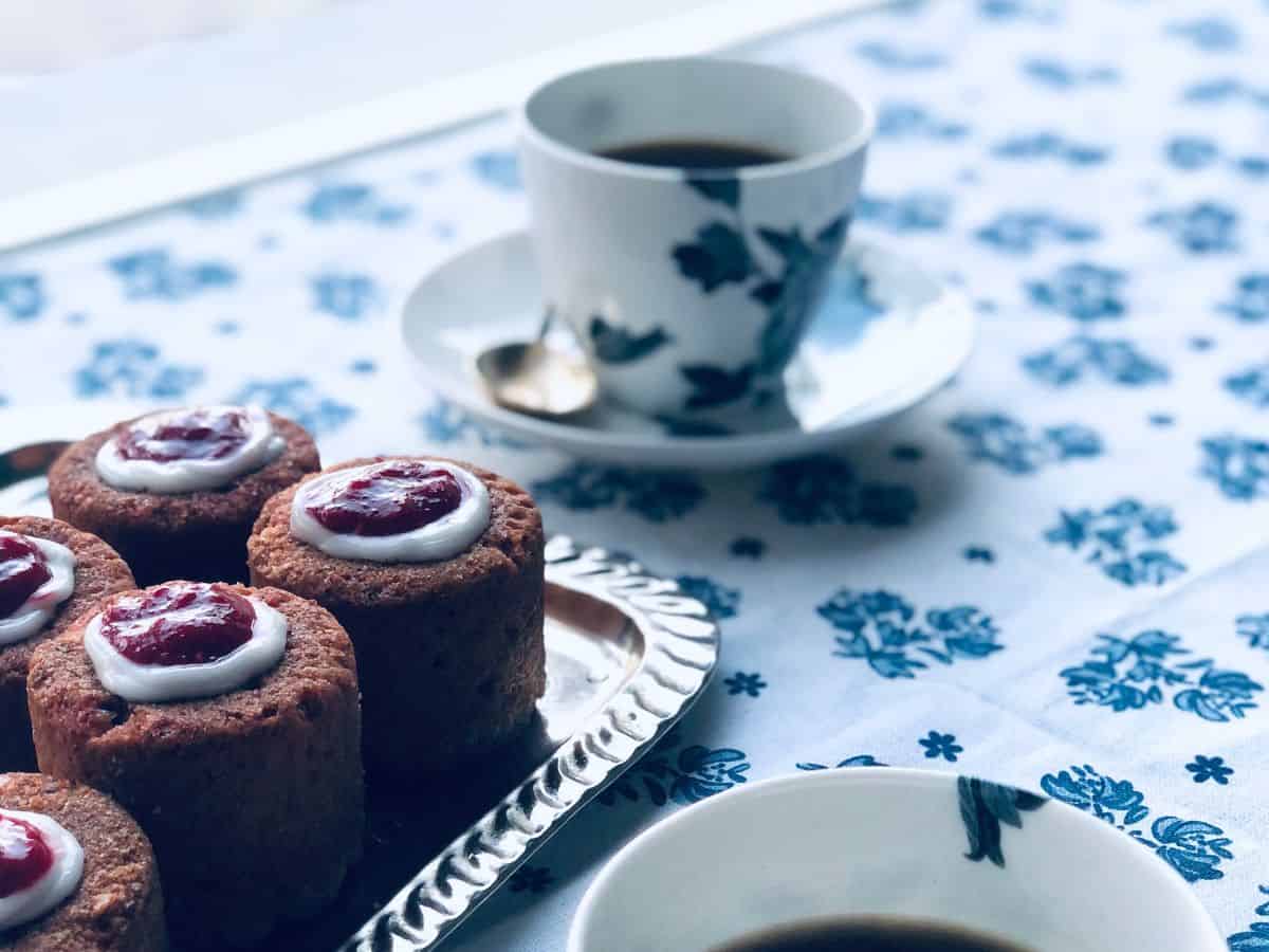 Runeberg torte | Finnish almond cakes with raspberry